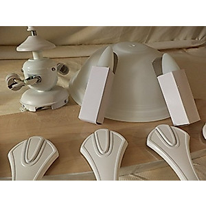 Hampton Bay Southwind 52" Reversible blades Maple/White - White w/Remote control - Dimmable