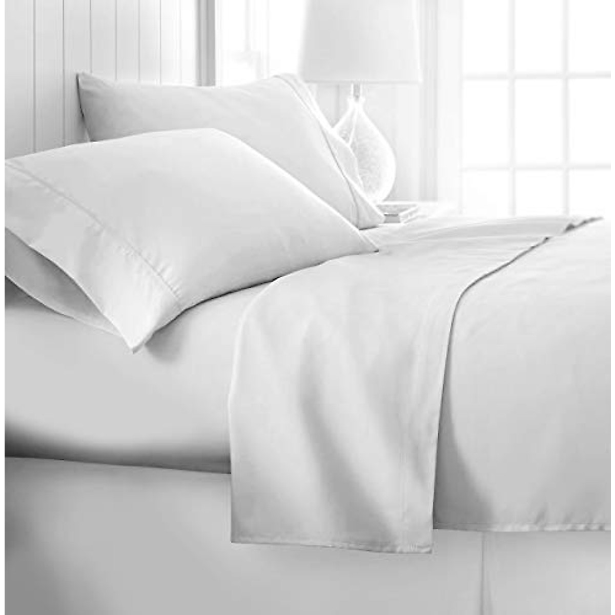 DreamHome Set of 2 Wrinkle Resistant Ultra Soft Pillowcases with Envelope Closure (Standard, White)