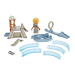 Hot Wheels Disney Pixar Buzz Lightyear Hyper Loop Challenge Playset, Includes Buzz Lightyear Character Car, Gift For Kids 3 Years & Up