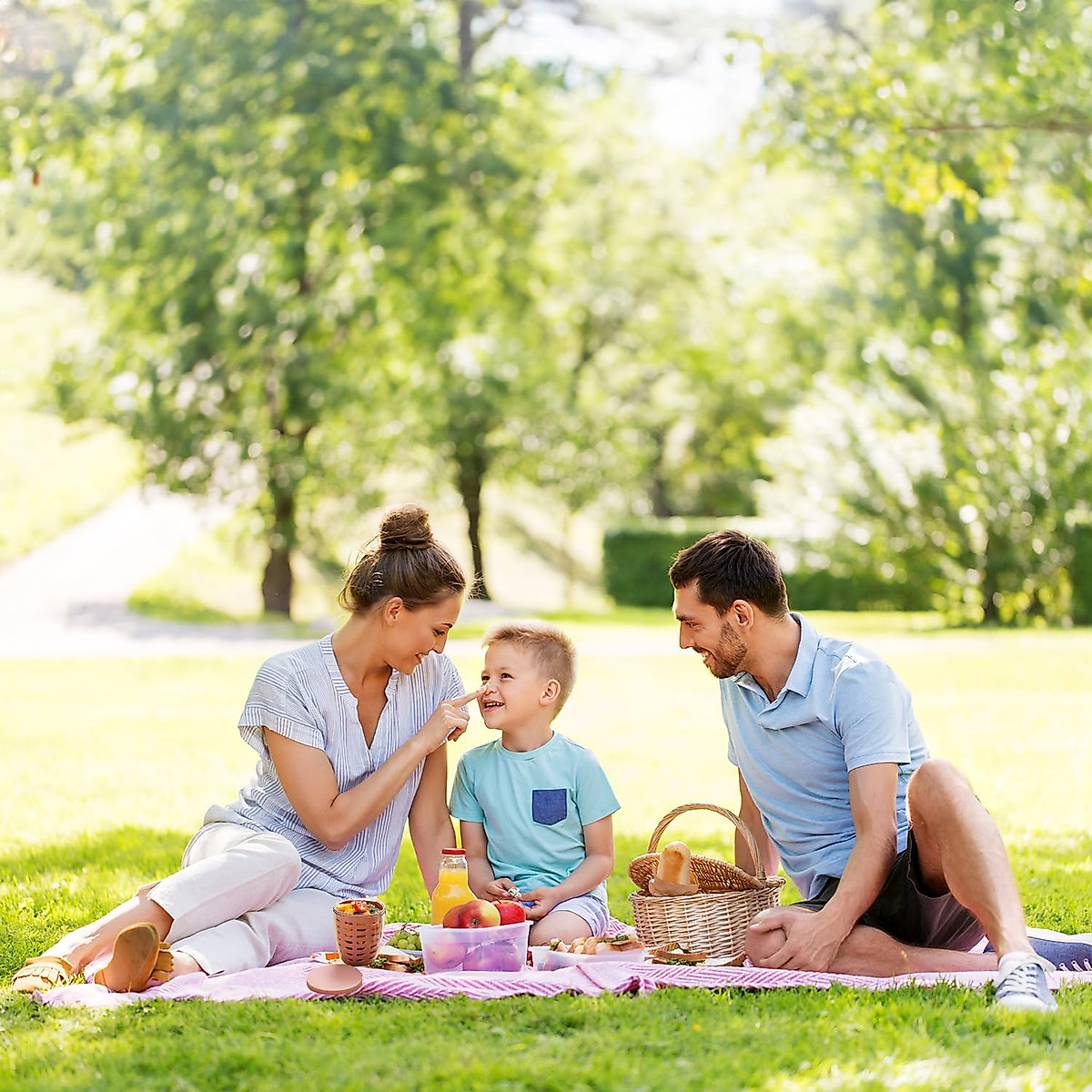Luiruey Portable Fruit Cups with Lids and Fork, Overnight Oats Containers Snack Pot with Airtight Lid 20 oz Cereal, Milk, Vegetable and Fruit Salad Storage Containers (green)