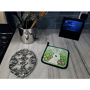 Caroline's Treasures VHA3023PTHD Easter Bunny Rabbit Pair of Pot Holders Kitchen Heat Resistant Pot Holders Sets Oven Hot Pads for Cooking Baking BBQ, 7 1/2 x 7 1/2
