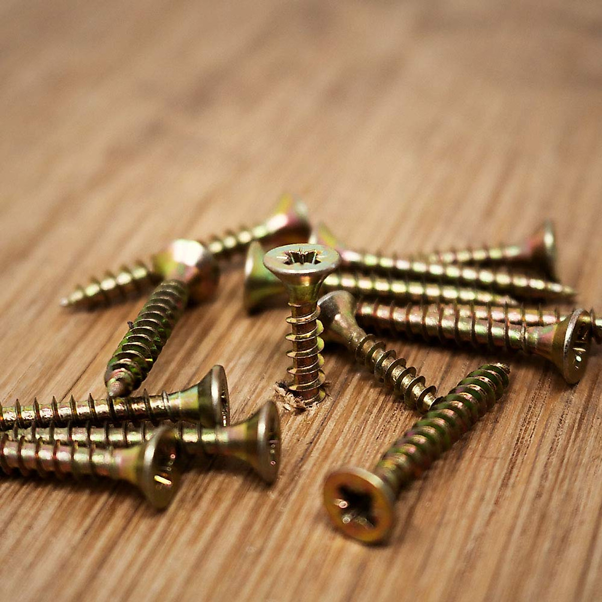 T.K.Excellent Box of 590 CE Bichromated Countersunk Head Screws