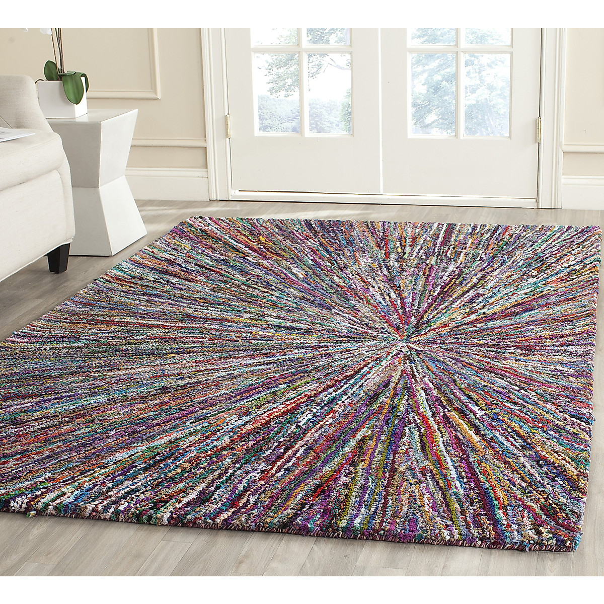 SAFAVIEH Nantucket Collection Area Rug - 5' x 8', Multi, Handmade Boho Abstract Burst Cotton, Ideal for High Traffic Areas in Living Room, Bedroom (NAN319A)