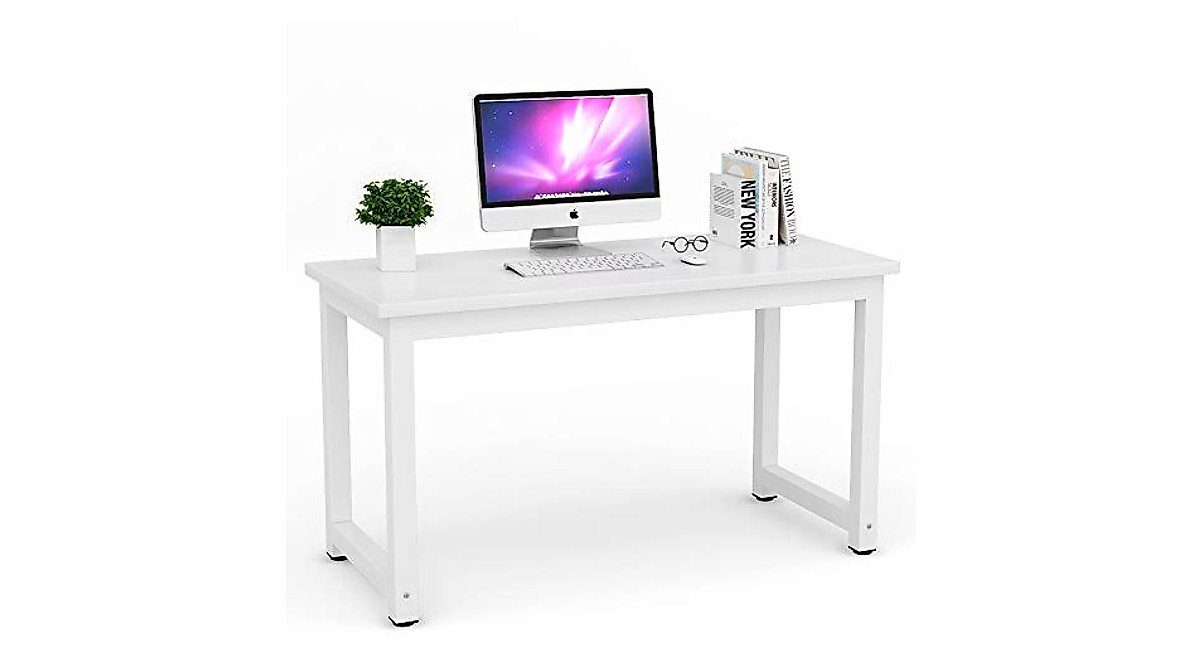 Modern White Computer Desk – Stylish & Sturdy Workstation for Home & Office