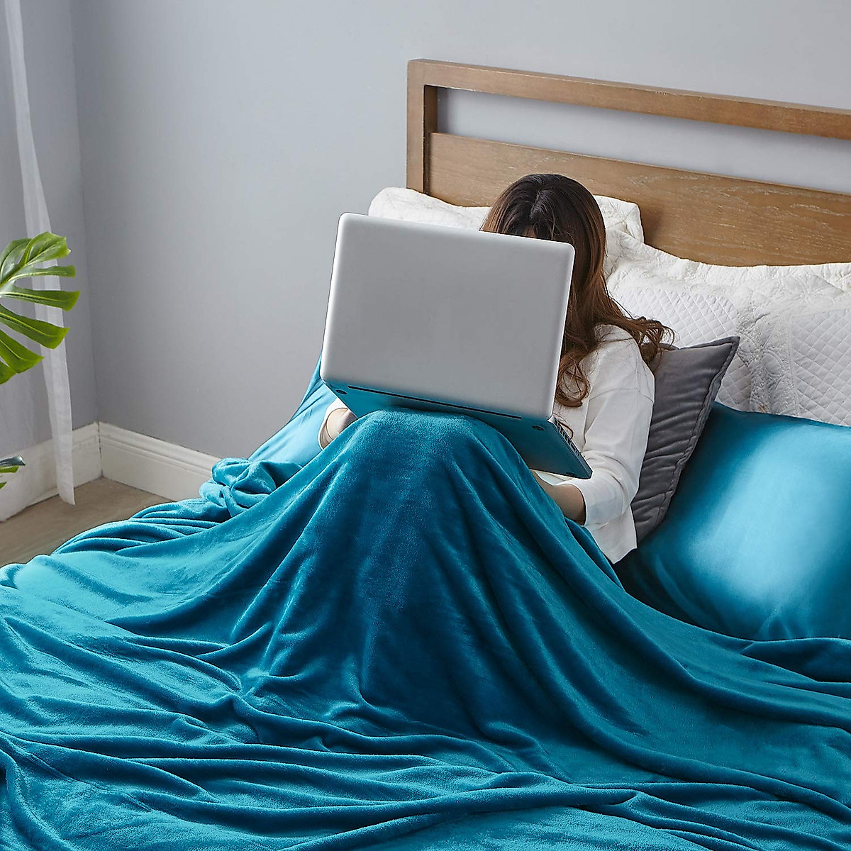 Hansleep Fleece King Size Blanket for Bed Teal, Super Soft Flannel Fuzzy King Size Blanket, Plush Cozy Blanket for All Seasons, Teal, King 90x108 Inches