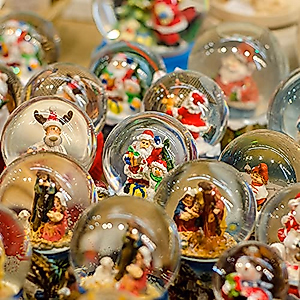 8 Pieces 2.7 Inch/69mm Plastic Snow Globe Clear Plastic Water Globe Fillable Snow Globe with Screw Off Cap for DIY Crafts Christmas Home Decoration