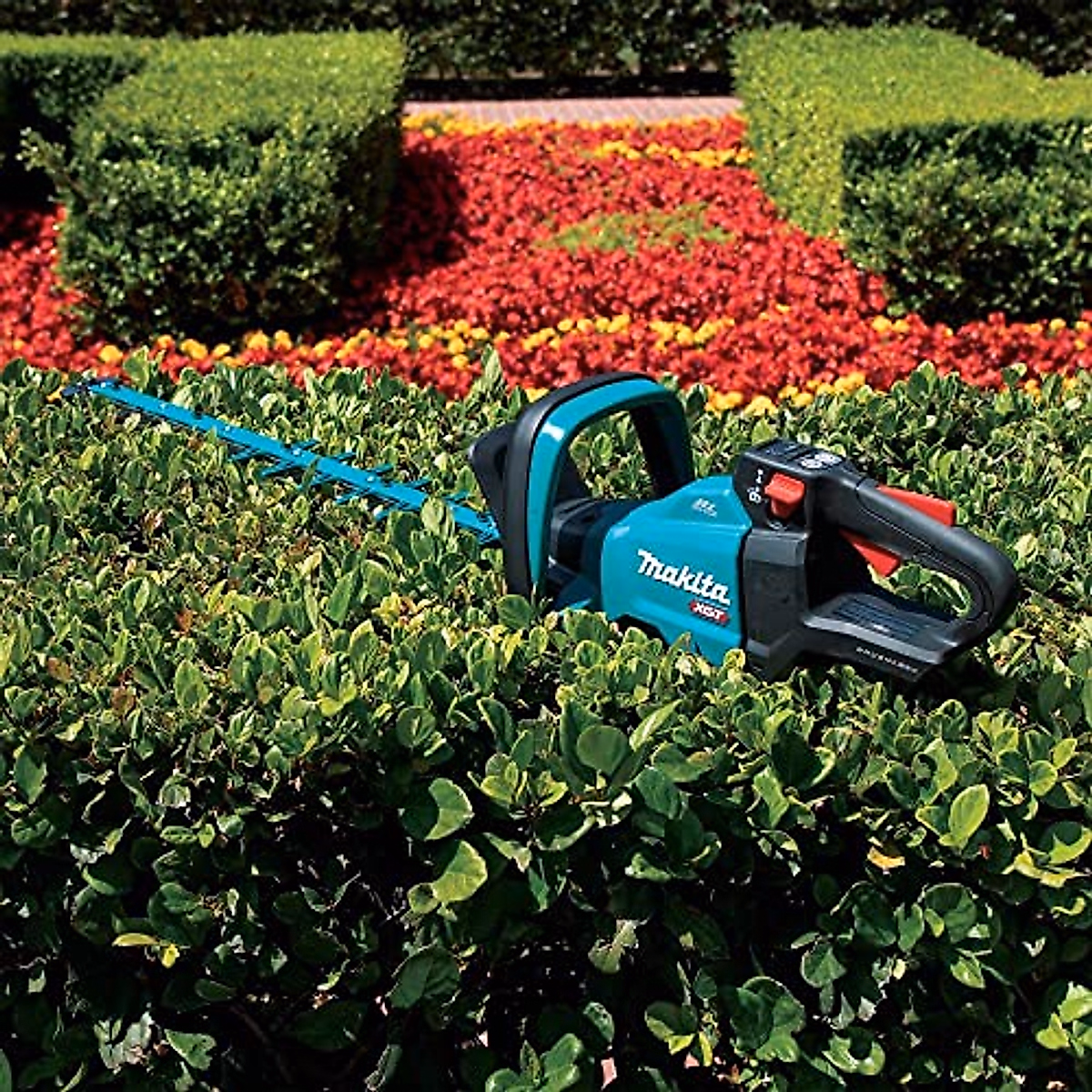 40V max XGT® Brushless Cordless 30" Hedge Trimmer, Tool Only