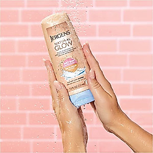 Jergens Natural Glow In-shower Lotion, for Fair to Medium Skin Tone, Wet Skin, Sunless Tanner Locks in Hydration for Gradual, Flawless Color, 7.5 Ounce