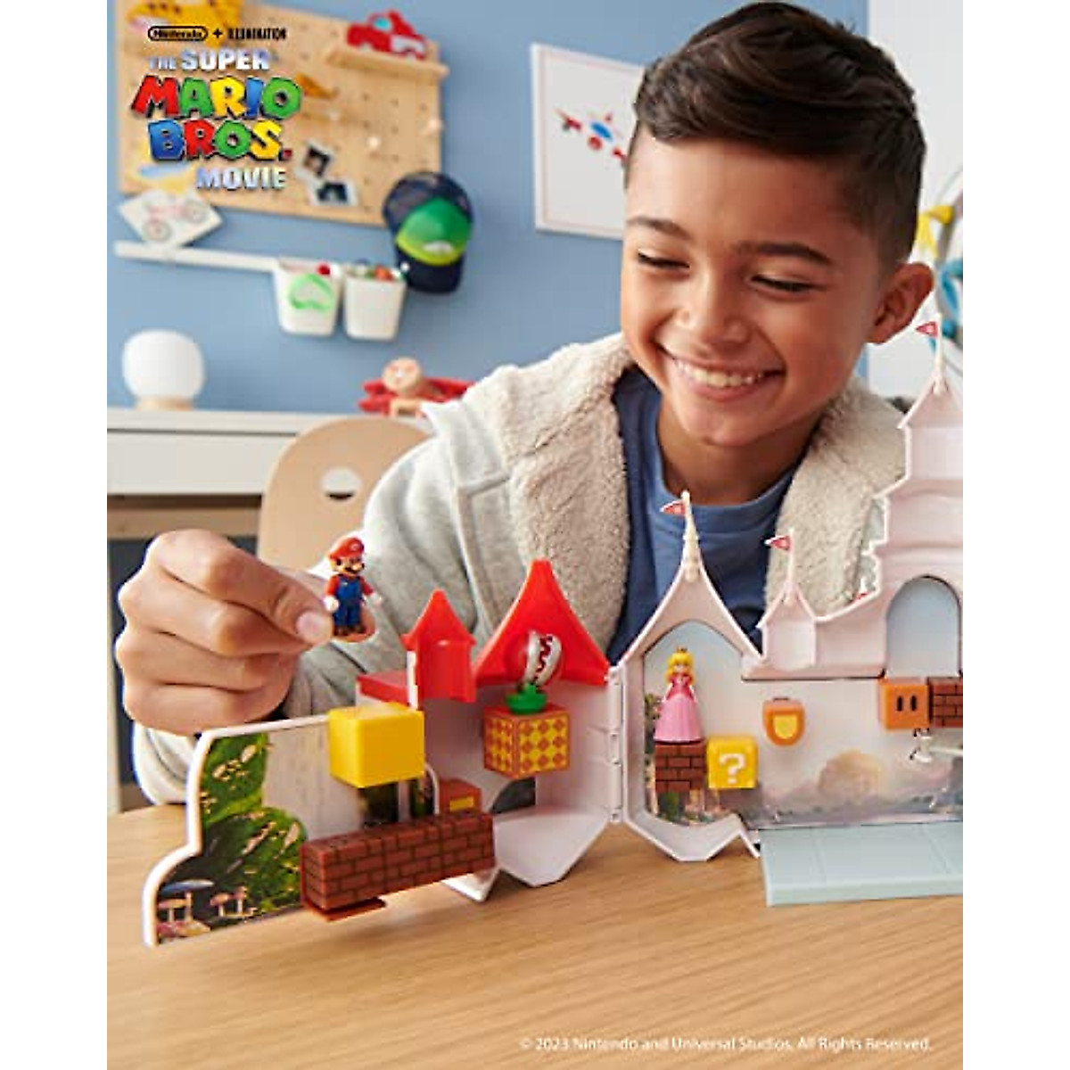 THE SUPER MARIO BROS. MOVIE – Mushroom Kingdom Castle Playset with Mini 1.25” Mario and Princess Peach Figures