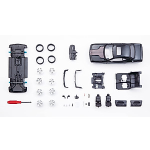Maisto 1:24 Scale Assembly Line 2008 Dodge Challenger SRT8 Diecast Model Kit (Colors May Vary)