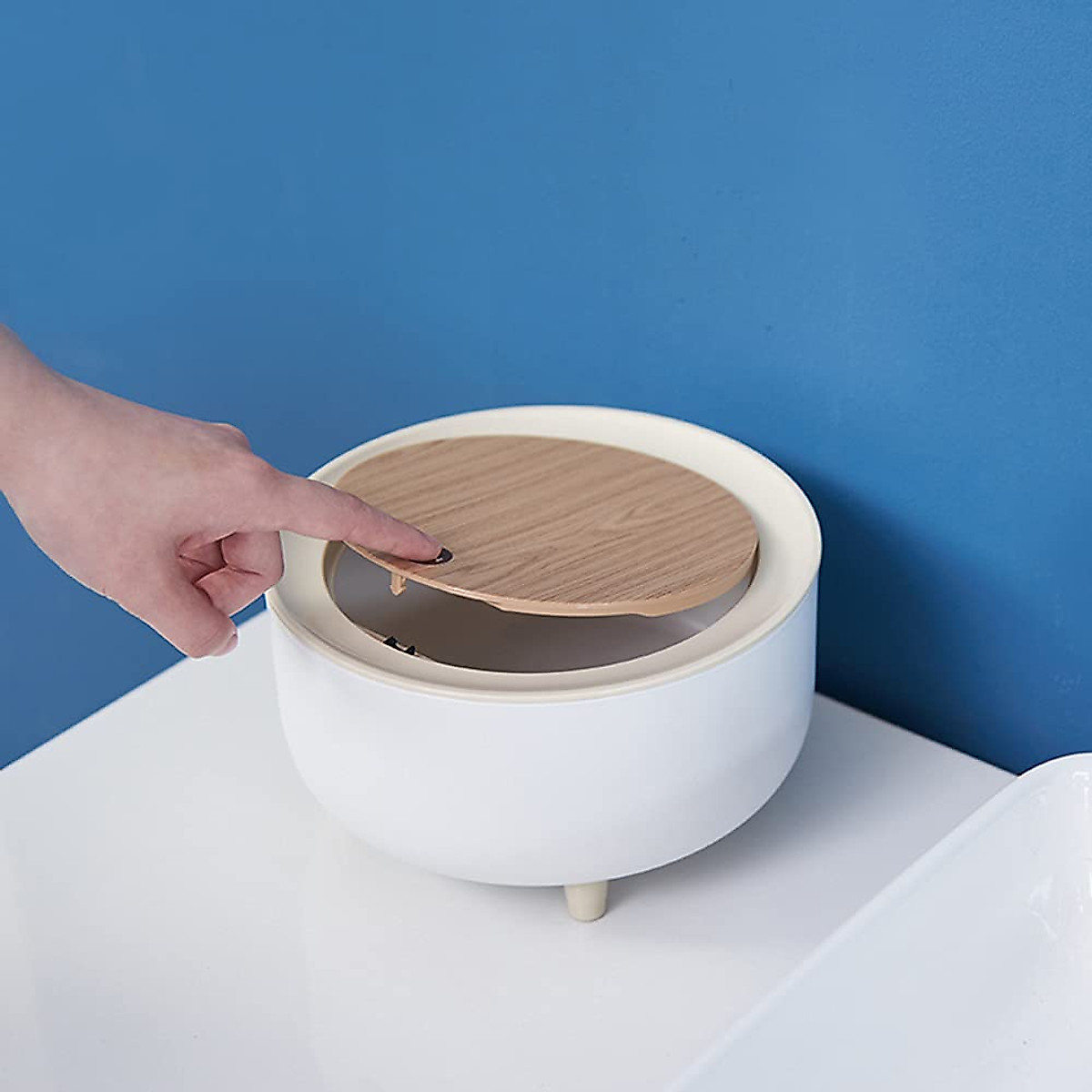 LVOERTUIG Desktop Trash Can with Lid,2L Press-Type Mini Trash Can,Portable Desk Rubbish Bin Bed Office Trash Can Waste Basket Compact Covered Closable Trash Bin(White)