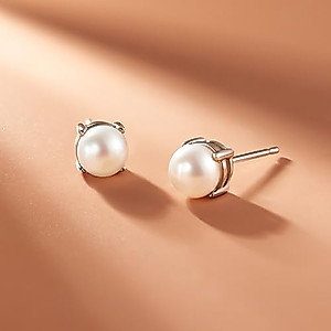 Amazon Essentials Sterling Silver Round Freshwater Cultured Pearl Birthstone Stud Earrings (June) (previously Amazon Collection)