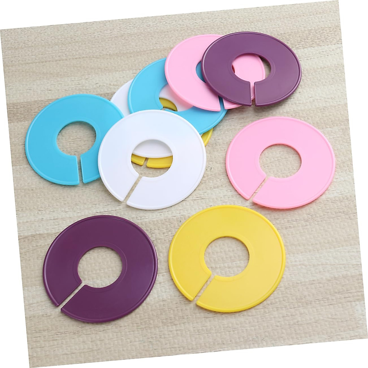 Cabilock 10pcs Round Clothing Hanger Size Buckles Plastic Separation Clips for DIY Crafting Clothing Organization