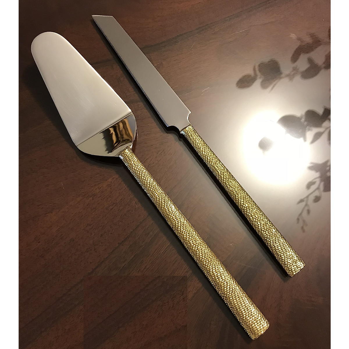 Elegant 2 Piece Cake Server Set 1 Cake Knife and 1 Cake Server 2 Tone Made of Stainless Steel and Beautiful Gold Design Ideal for Weddings, Parties, Elegant Events.