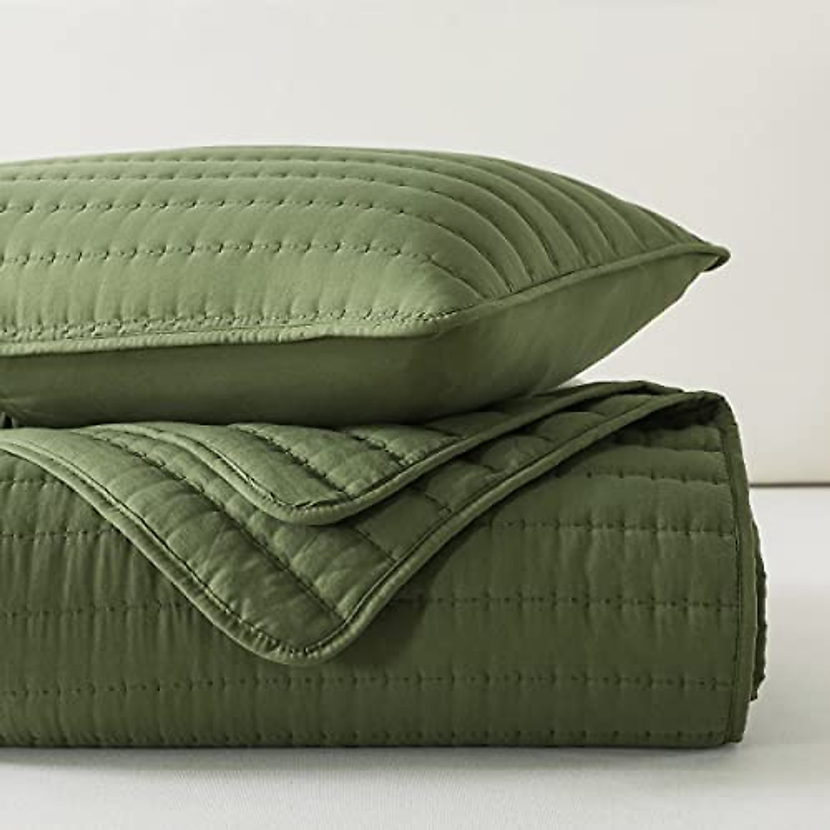 Olive Dark Green Queen Size Quilt Bedding Sets with Pillow Shams, Full Lightweight Soft Bedspread Coverlet, Forest Quilted Blanket Thin Comforter Bed Cover for All Season, 3 Pieces, 90x90 inches