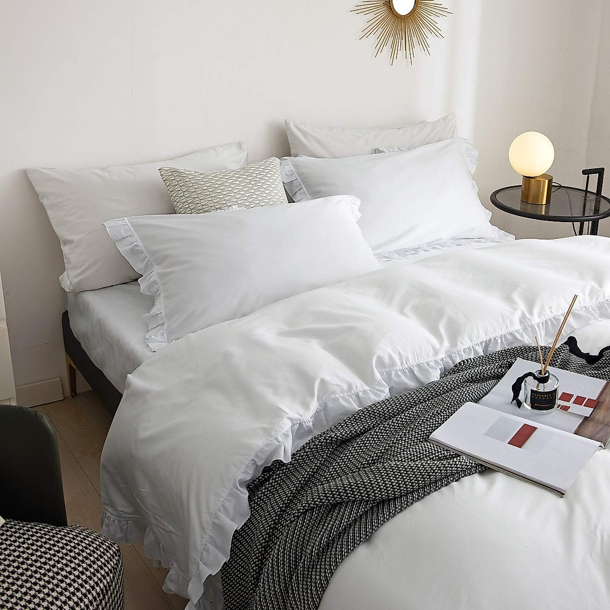 Dolce Mela Kink Size, Luscious 6 Piece Duvet Cover Set with Beautiful Ruffle Edge, 100% Long Staple Combed Cotton, Hypoallergenic, All-Season, White, DM807K