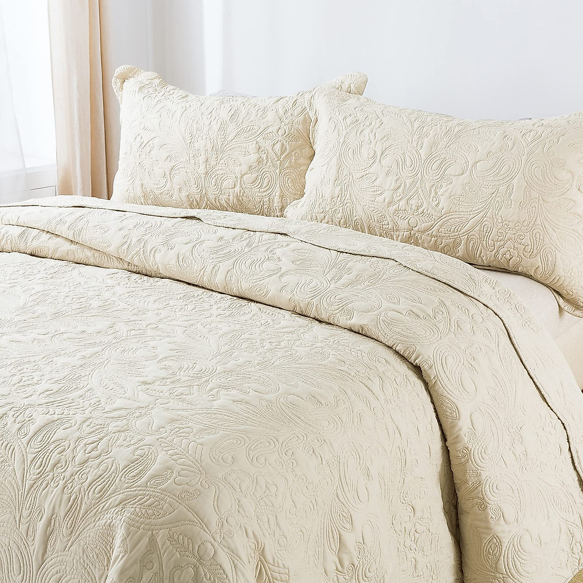 HoneiLife Quilt Set King Size - 3 Piece Embroidered Microfiber Bedspread Reversible Coverlet Lightweight Bedcover Paisley Pattern Bedding Set All Season Quilts-Beige