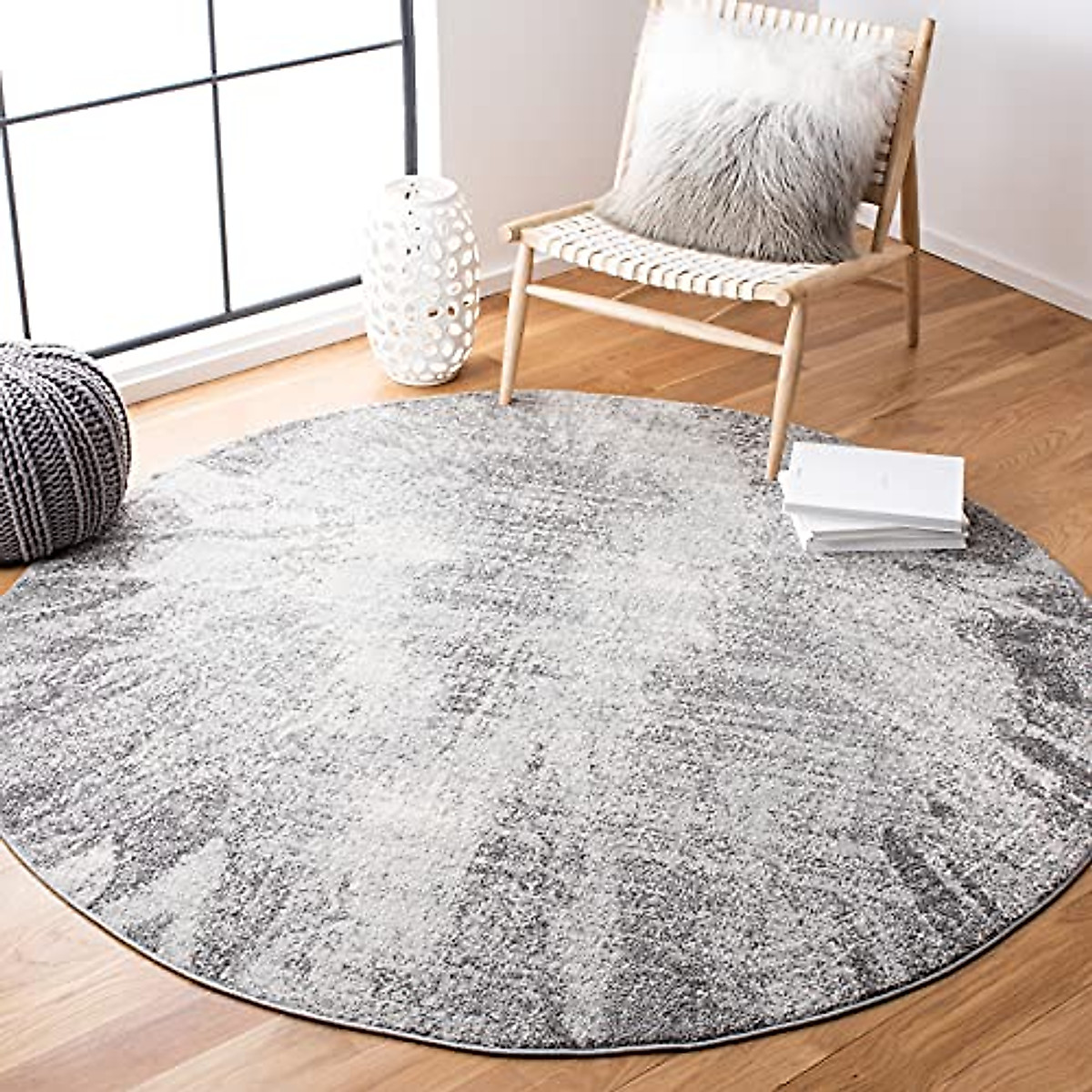 SAFAVIEH Tulum Collection Area Rug - 5' Round, Ivory & Grey, Modern Abstract Design, Non-Shedding & Easy Care, Ideal for High Traffic Areas in Living Room, Bedroom (TUL228A)