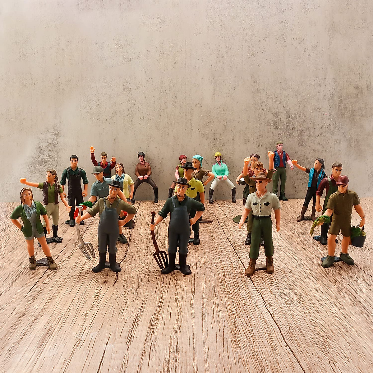 Hiawbon 26 Pcs Farmer People Action Figures Realistic Miniature Hand Painted Rider Figurines for Birthday Gifts