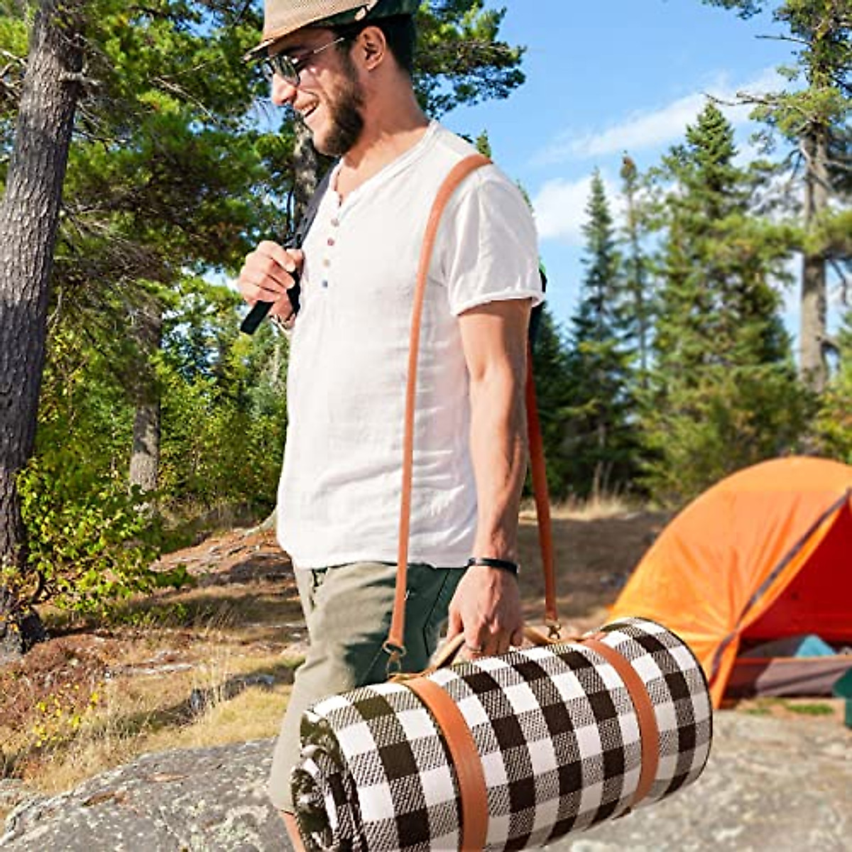 Picnic Blankets Waterproof Foldable, Large Beach Blanket, Waterproof Picnic Blanket, Durable and Versatile Picnic Mat with Leather Handle & Sling, Outdoor Blanket with PEVA Backing Layer
