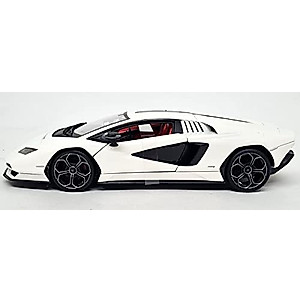 Maisto 1:18 Scale Dei-cast Lamborghini Countach LPI 800-4 White Color Special Edition