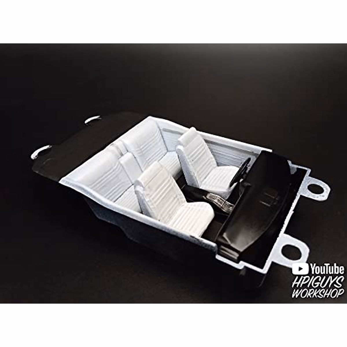 AMT1970 Buick Wildcat Hardtop 1:25 Scale Model Kit