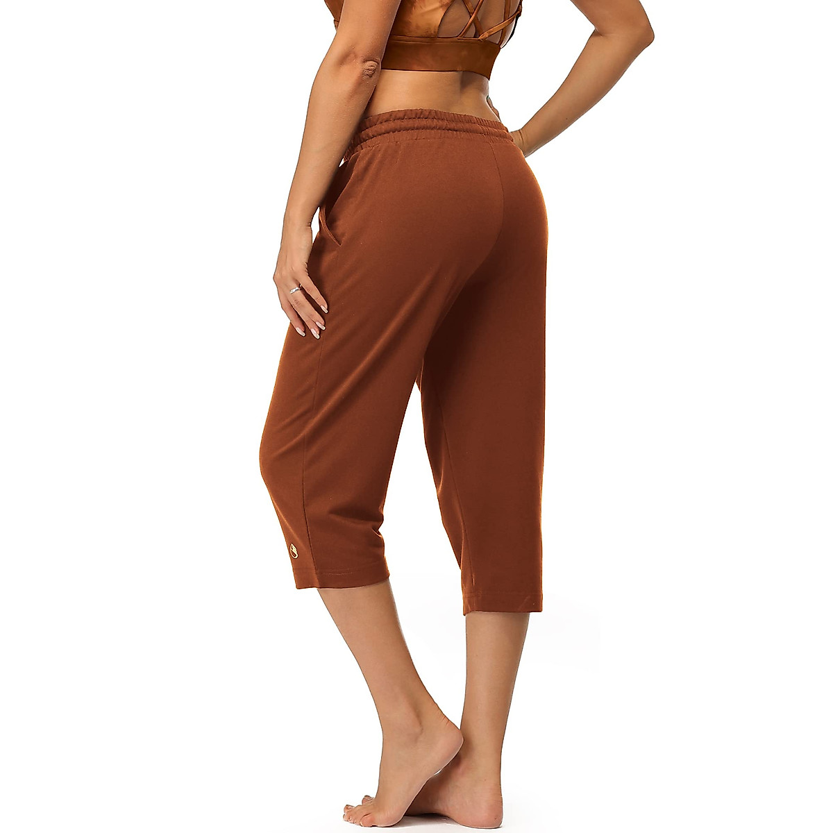 icyzone Capri Sweatpants for Women - French Terry Workout Cropped Joggers Athletic Lounge Pants with Pockets (Copper Brown, M)
