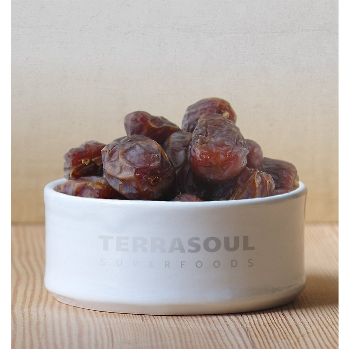 Terrasoul Superfoods Organic Medjool Dates, 2 Lbs - Soft Chewy Texture | Sweet Caramel Flavor | Farm Fresh