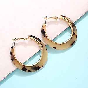 XOCARTIGE Acrylic Hoop Earrings for Women Tortoise Resin Earrings Bohemia Statement Dangle Earring Studs for Girls (Light Brown)