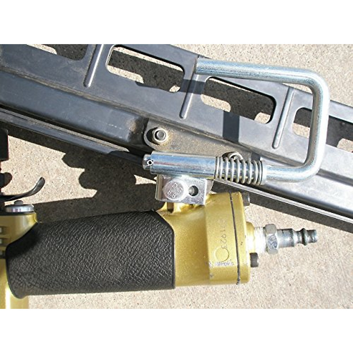 Toolhangers Unlimited Original Nail Gun Hanger (Green #40903)- Hook compatible with Hitachi/Metabo, Milwaukee Framing Nail Guns and Positive Placement Nailers