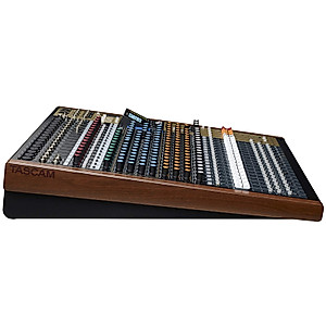 Model 24 Digital Multitrack Recorder / Analog Mixer / USB Interface (Renewed)