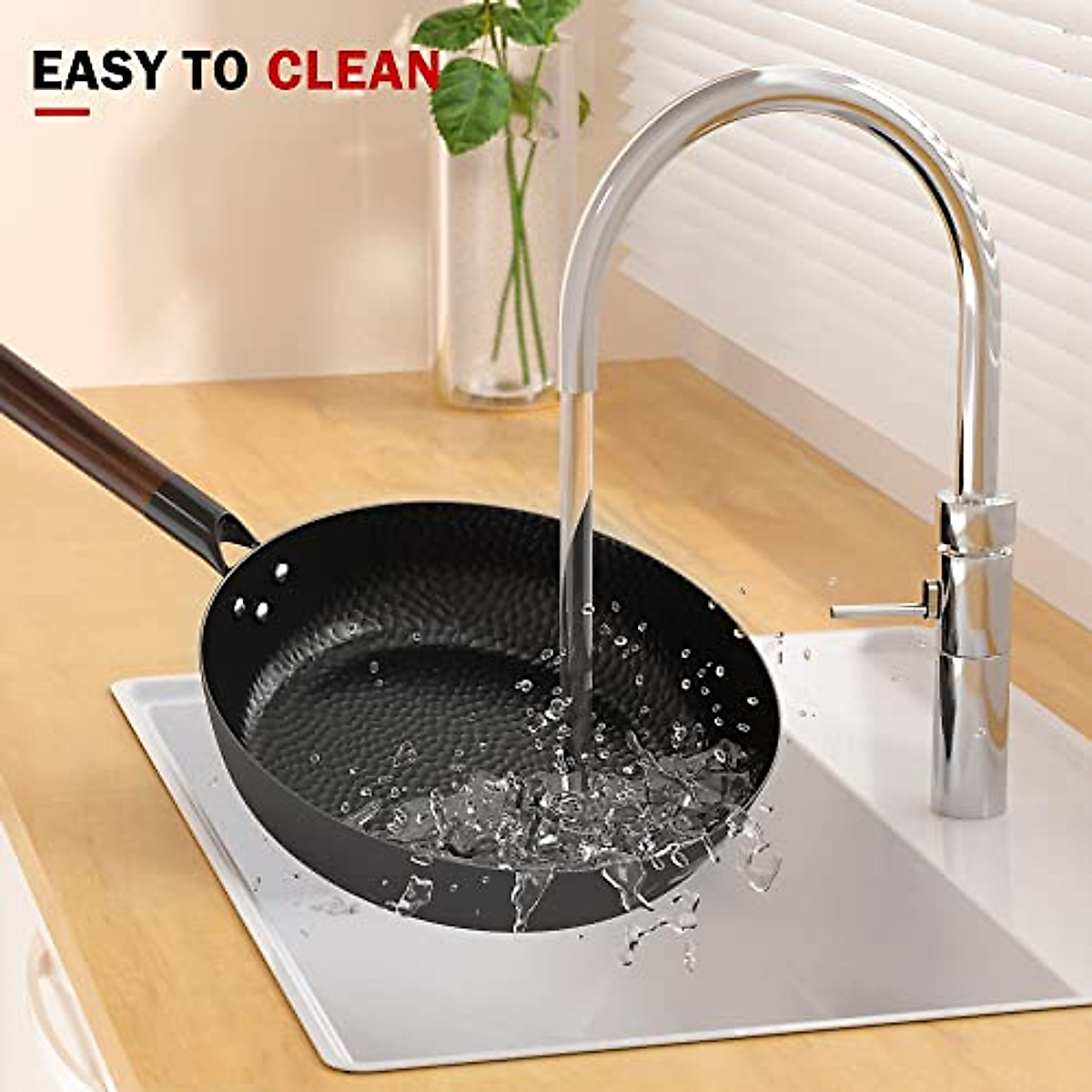 Iron Wok and Stir Fry Pans,11 inch Carbon Steel Pan Pure Hand Hammered Woks Uncoated Non-Stick Cast Iron Wok Chinese Wok Cookware Pan Kitchen Tools for Gas and Induction Cooker