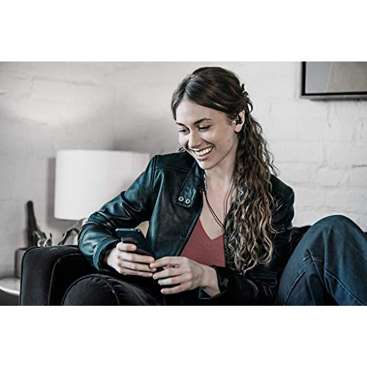Shure AONIC 3 Wired Sound Isolating Earbuds, Clear Sound, Single Driver with BassPort, Secure in-Ear Fit, Detachable Cable, Durable Quality, Compatible with Apple & Android Devices - Black