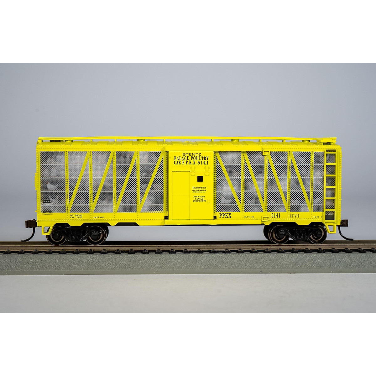 Bachmann Trains - Poultry Transport Car - STENTZ PALACE POULTRY CAR #5141 (yellow) - HO Scale