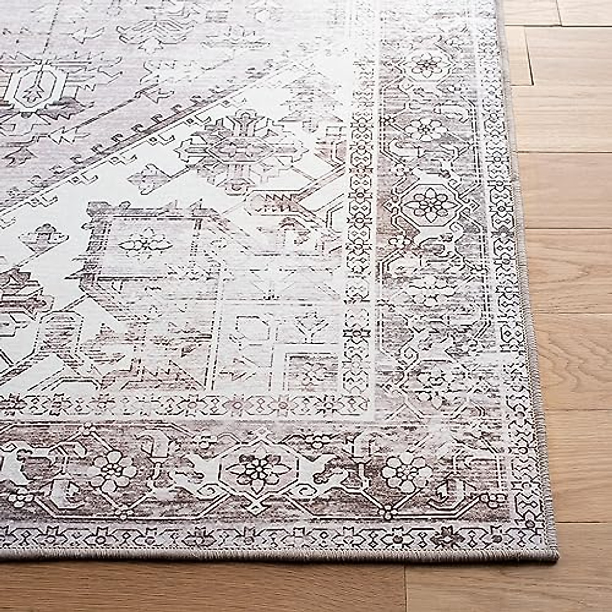SAFAVIEH Tucson Collection Area Rug - 4' Square, Beige & Grey, Persian Medallion Design, Non-Shedding Machine Washable & Slip Resistant Ideal for High Traffic Areas in Living Room, Bedroom (TSN102B)