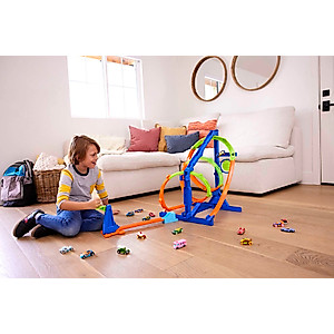 Hot Wheels Toy Car Track Set Corkscrew Twist Kit with 1:64 Scale Car, 2 Ways to Play, Connects to Other Tracks