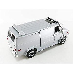 Greenlight 1983 for GMC VANDURA Custom - Silver Metallic 1/18 DIECAST Truck Pre-Built Model