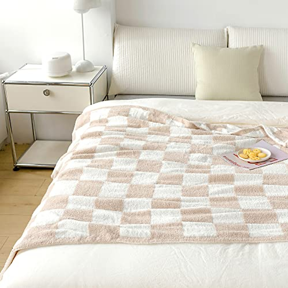 Ultra Soft Classic Checkerboard Chessboard Knitted Throw Blankets Fluffy Microfiber Lightweight Warm Cozy Bed Blankets Decor for Couch Sofa Bed (Cream, Throw 51"X63")