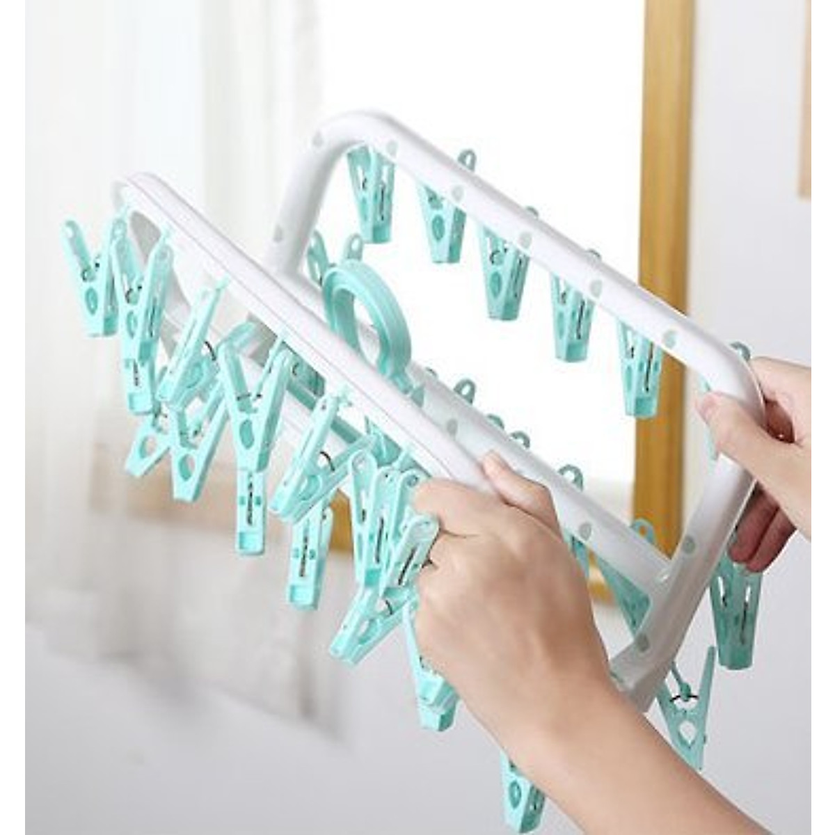 Wuyue Hua Swivel Hook 32 Pegs Drying Rack Clothes Hanger Multifunctional Folding Plastic Clothes Hanger for Underwear Socks Gloves