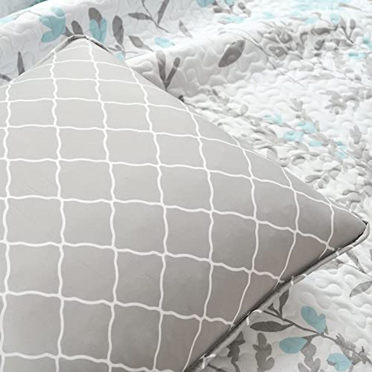 Lush Decor Yellow Aprile Reversible Quilt 3 Piece Floral Leaf Design Bedding Set, Full/Queen, Blue & Gray