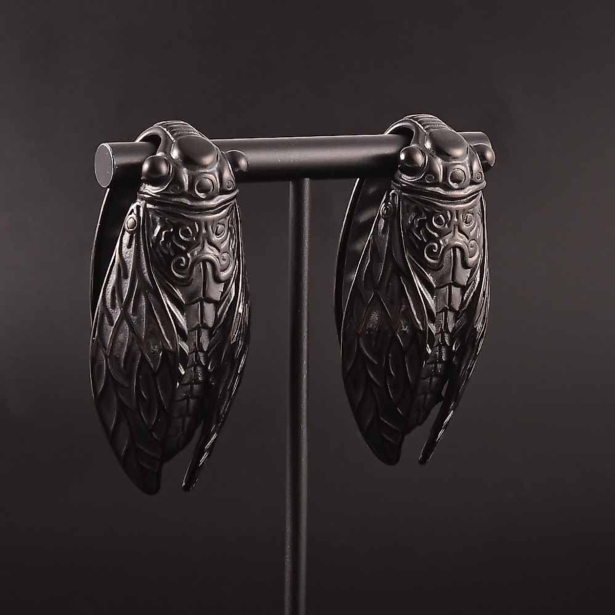 Atomhole 2PCS Upgrade Cicada Ear Gauges Hypoallergenic Ear Weights 316 Stainless Steel Ear Plugs Piercing Tunnels Stretchers Body Jewelry