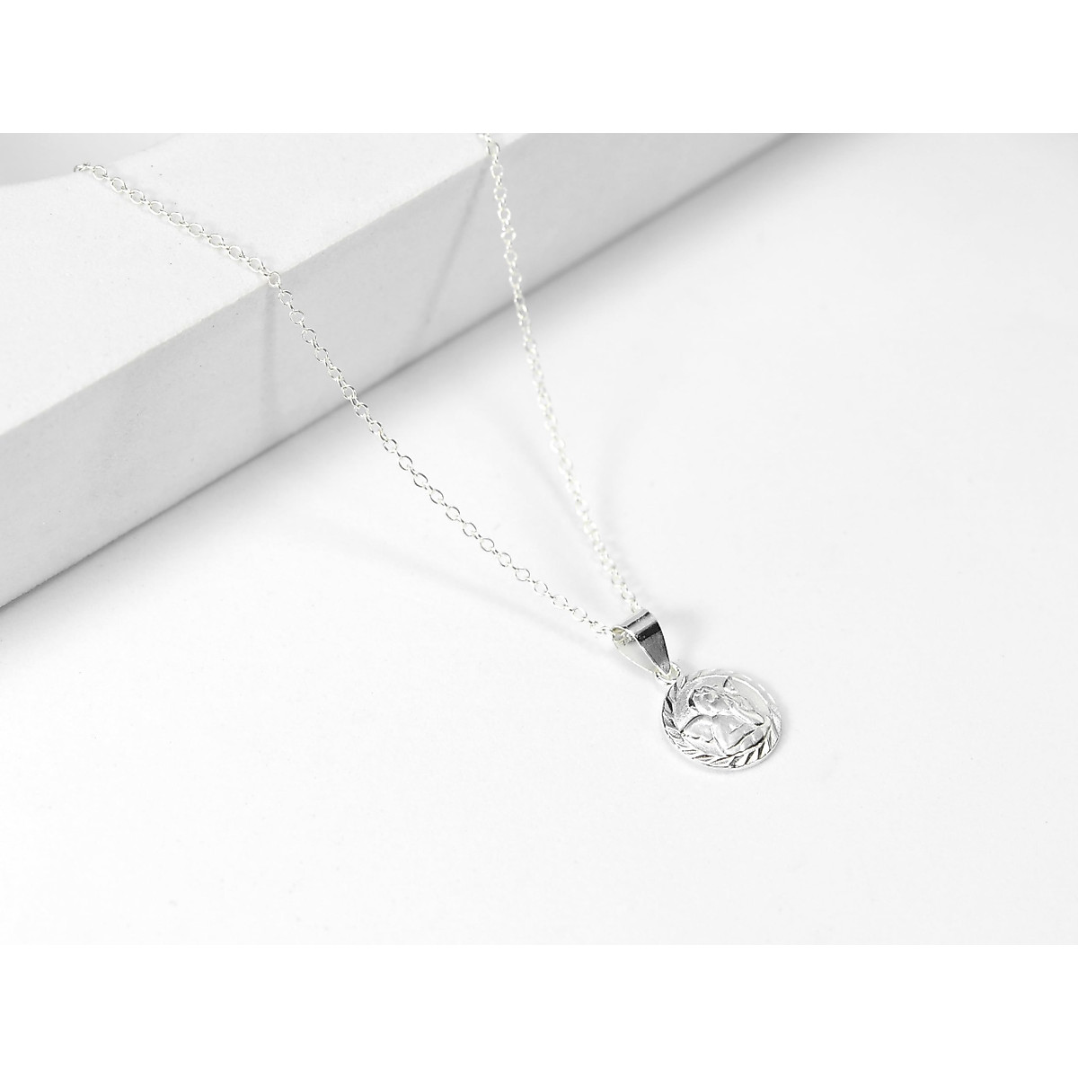 AeraVida Mini Little Cherub Cupid Angel .925 Sterling Silver Pendant Necklace | Guardian Angel for Protection Necklace | Angel Pendant for Women Anniversary Jewelry Gift