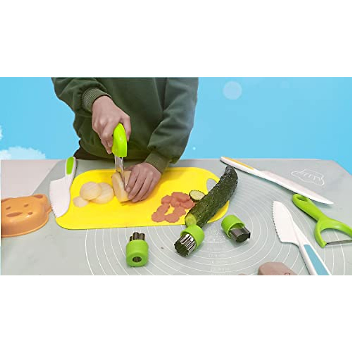 KETWOD Kids Knifes for Real Cooking, 11Piece Toddler Knife Set Includes Wooden Kid Safe Knife, Serrated Plastic Kids Knife Set,Crinkle Cutter, Cutting Board, Y Paring Knife。