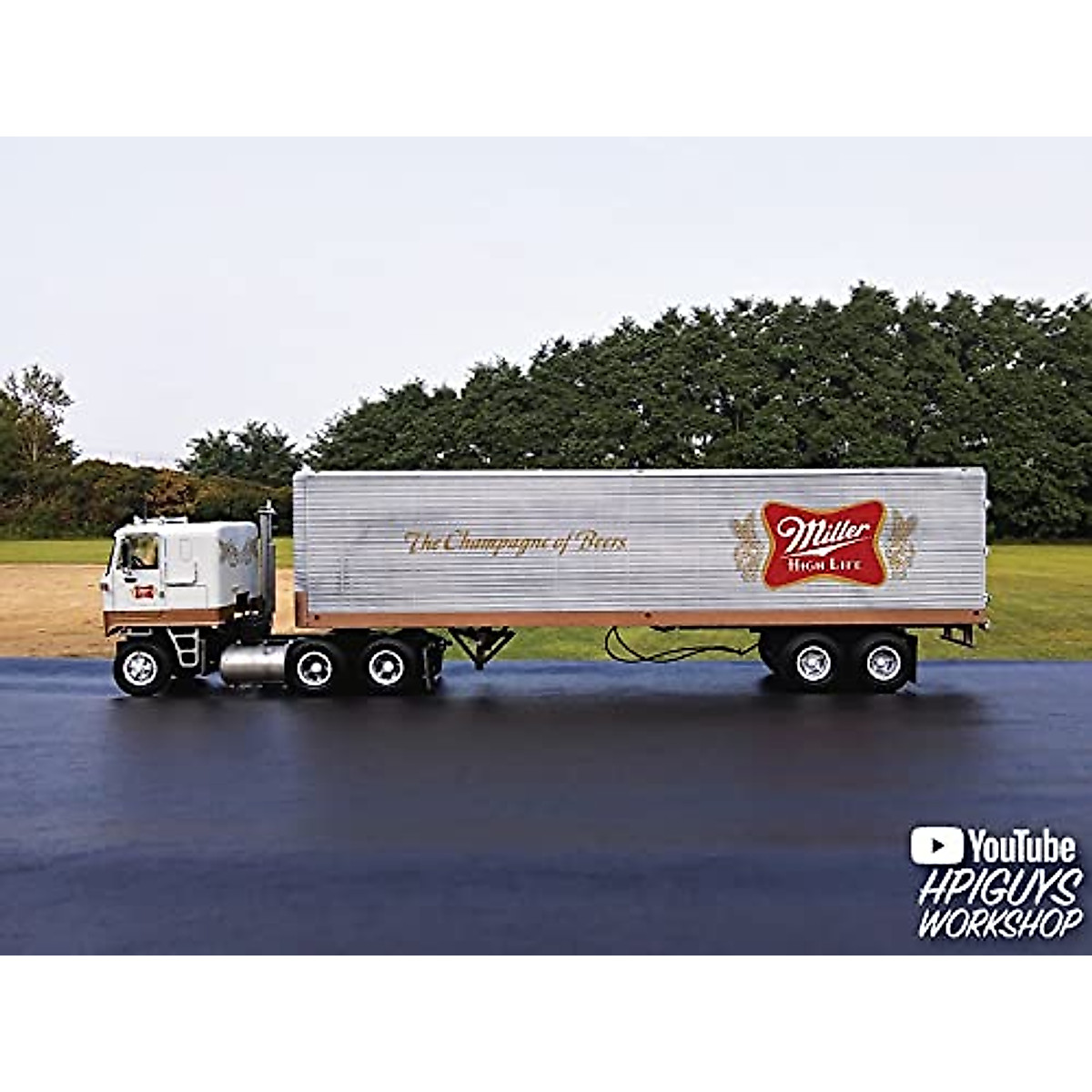 AMT Fruehauf 40' Semi Trailer (Miller Beer) 1:25 Scale Model Kit