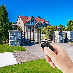 Mighty Mule Single Button Gate Opener Remote (FM135) , Black