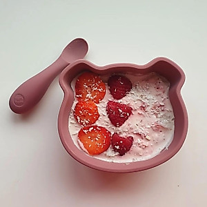 TUM TUM Suction Bowl for Baby, Toddler Bowl with Lid & Spoon, for Babies & Toddlers 6 Months+, BPA Free Silicone Baby Feeding Set, Microwave/Dishwasher/Freezer Safe, Betsy Bear, Pink