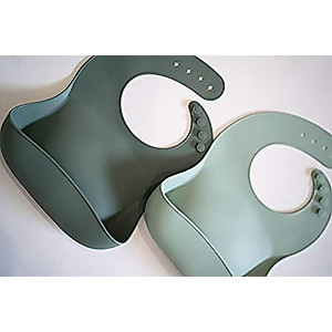 AVA + OLIVER Silicone Bib Set - Adjustable Waterproof Bibs - Set of 2 (Forest)