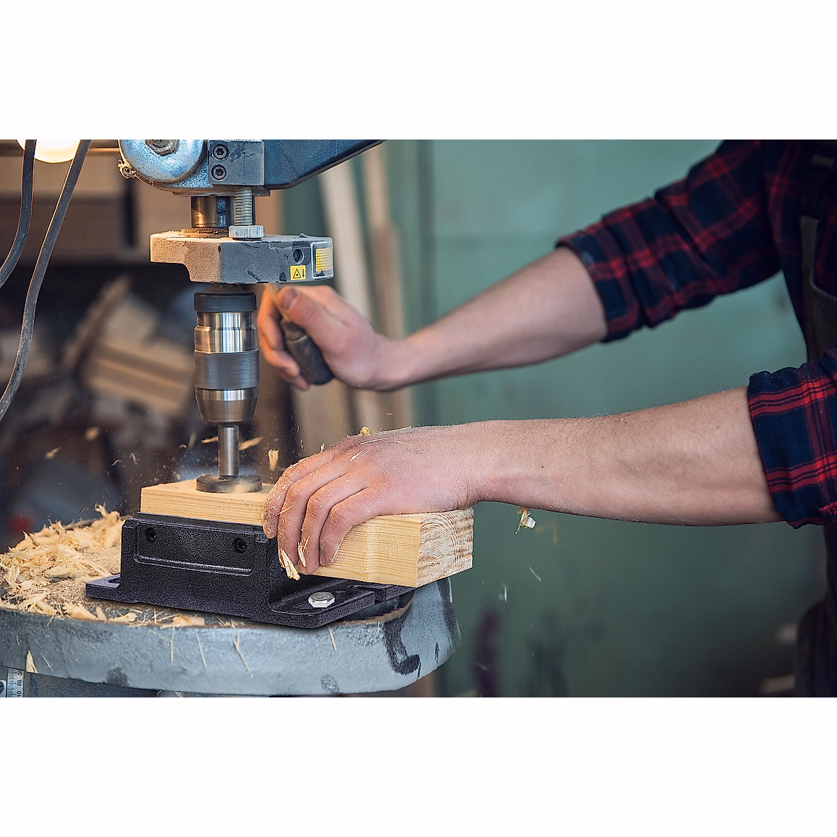 Drill Press Vise,4" Heavy Duty Bench Vise, Bench Clamp Vise，Drill Press Vice with Multi-Groove Vice Jaw Pads and Quick Adjustment Button