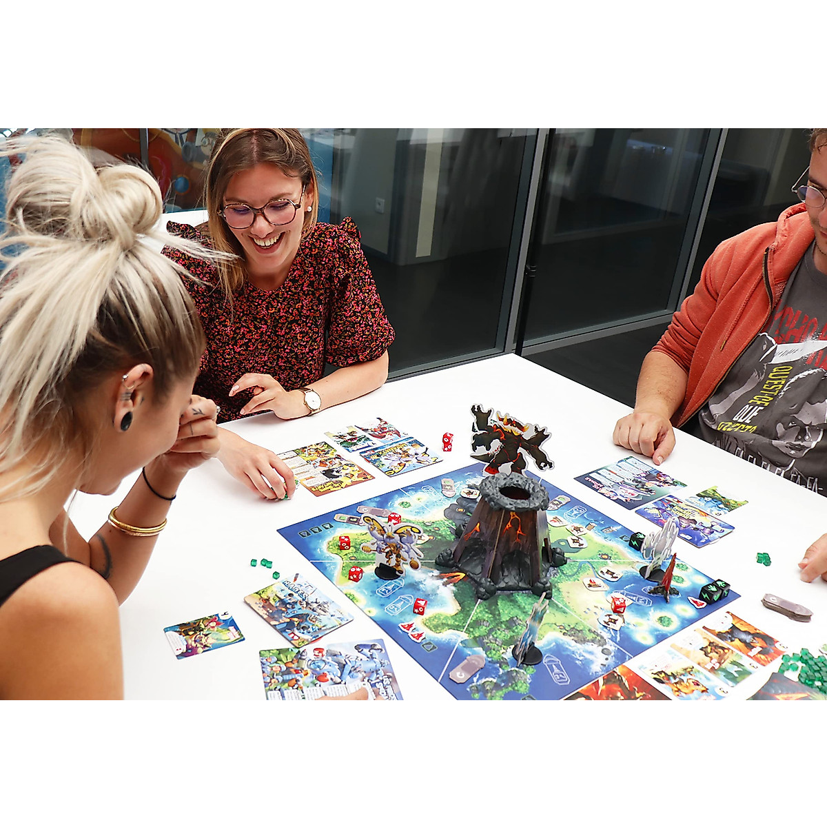IELLO: King of Monster Island - Strategy Board Game, Sequel of The King of Line, Family Game, Play Cooperatively, Ages 10+, 1-5 Players, 60 Minutes