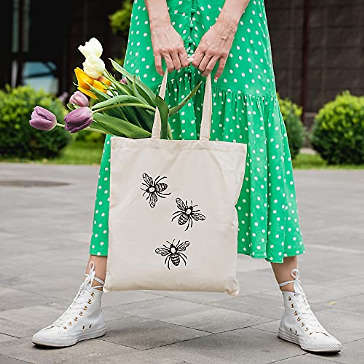 BeeGreen Canvas Tote Bag 12OZ Cute Bees & Canvas Tote Bag for Women with Zipper Pocket Personalized Gifts Embroidery Monogram Tote 13OZ Intial Tote Beach Bag